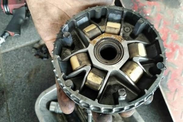 Penyebab CVT Motor Bunyi Kretek-Kretek dan Cara Mengatasinya - Mobilunik